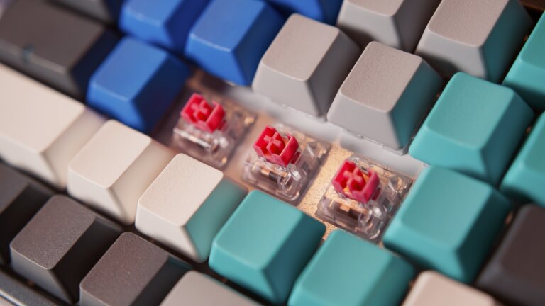 無限に使える？Varmilo 静電容量 メカニカルキーボード レビュー | Tech Neighbor