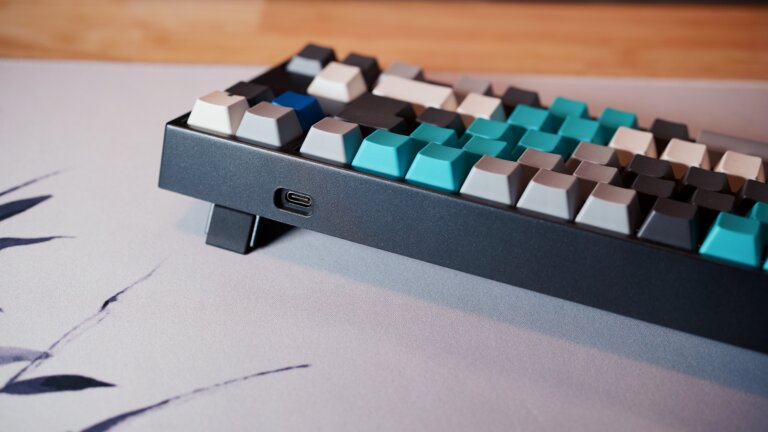 無限に使える？Varmilo 静電容量 メカニカルキーボード レビュー | Tech Neighbor