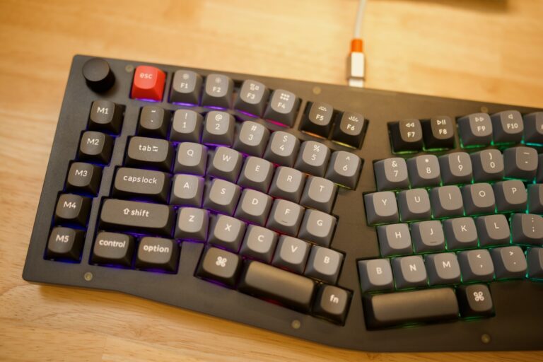 Keychron V10 Alice配列で75％は大きすぎる | Tech Neighbor