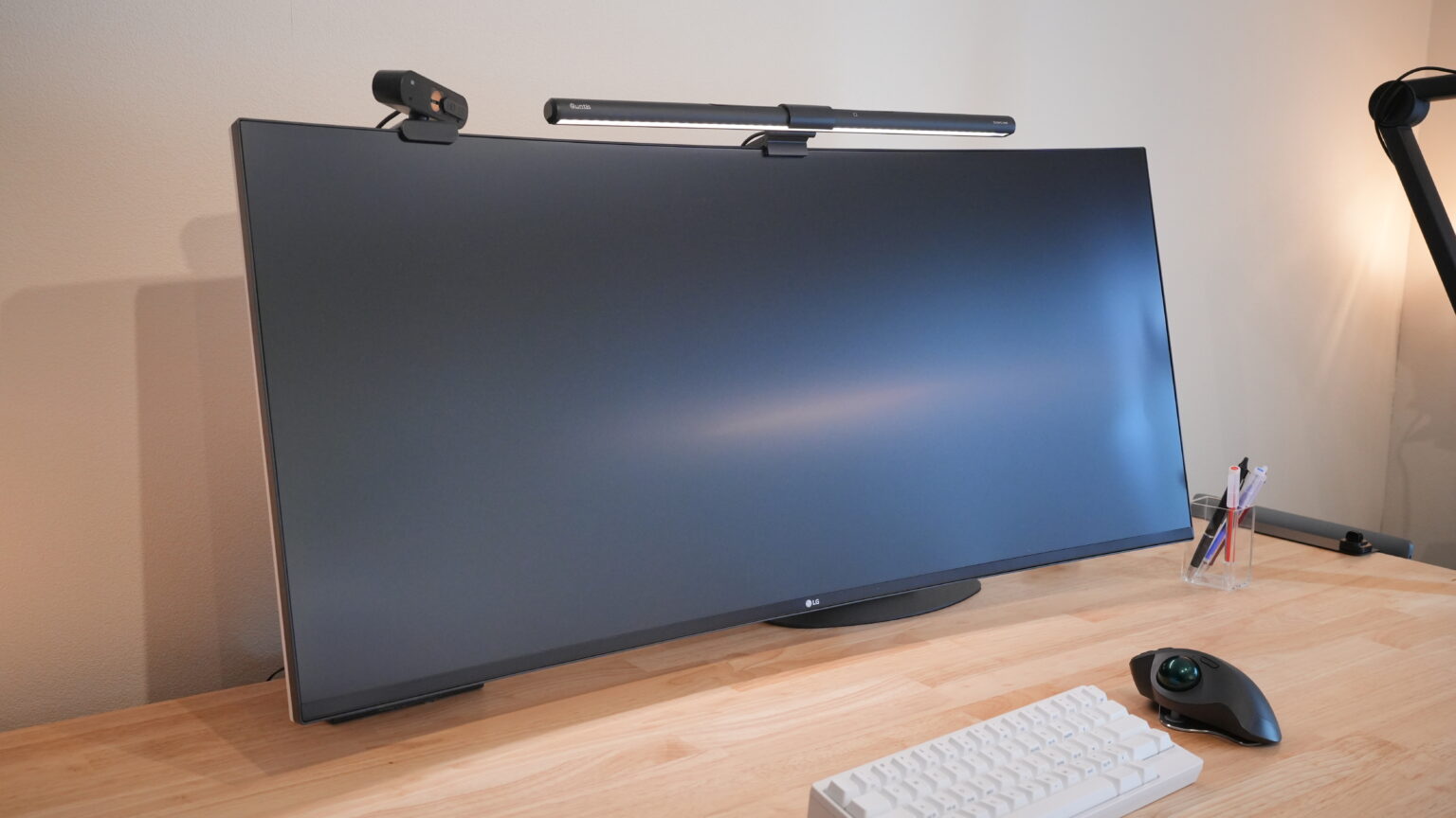 デスク横のPCラックは縦スリットを選べ | Tech Neighbor